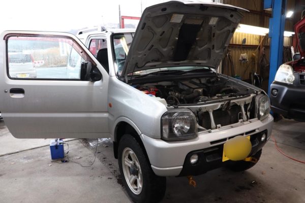 スズキ JB23W ジムニー バッテリー交換行いました | アスリート湘南波乗り自動車