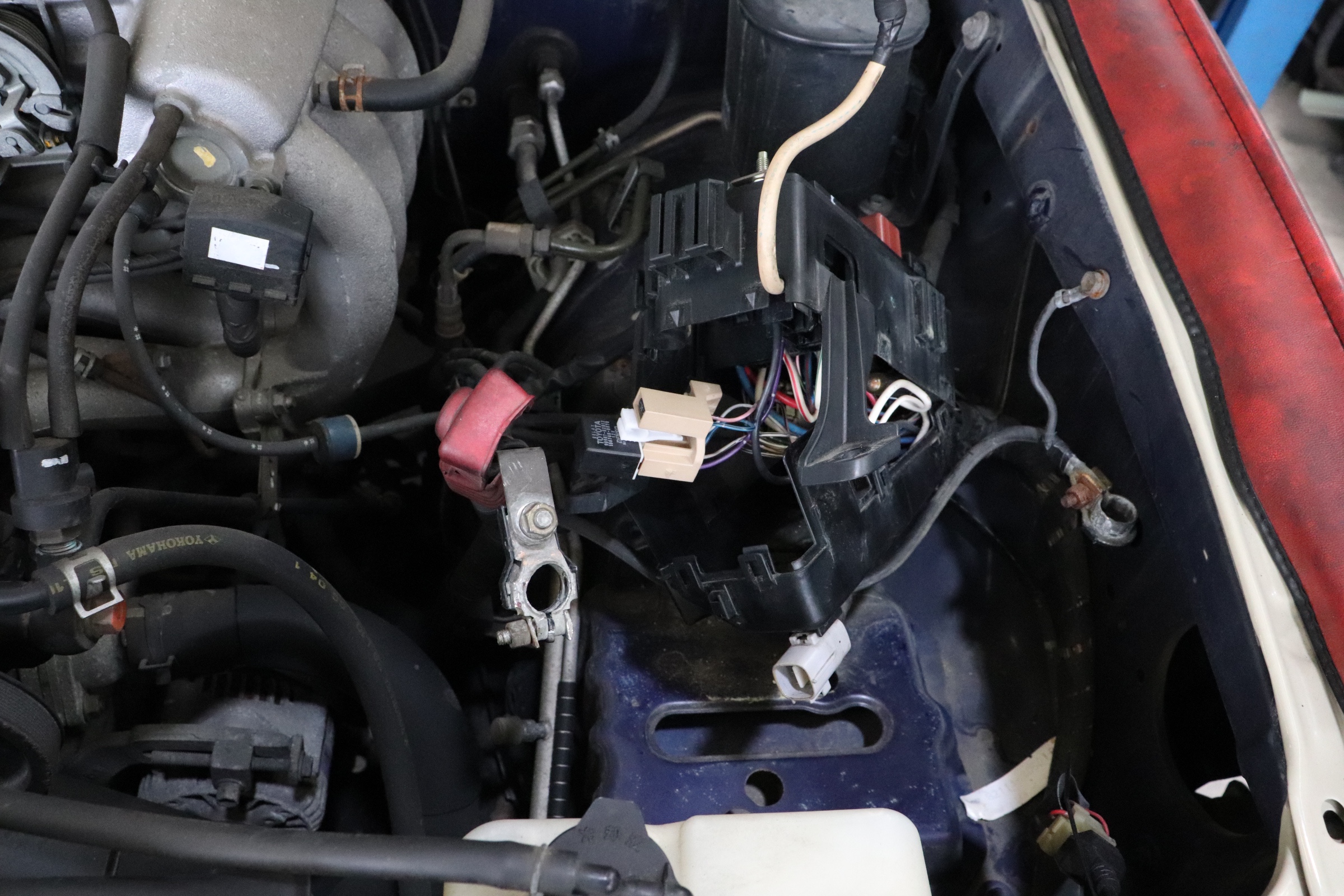 トヨタ RZN185 ハイラックスサーフ エンジン始動不良 レッカー入庫 修理行いました | アスリート湘南波乗り自動車